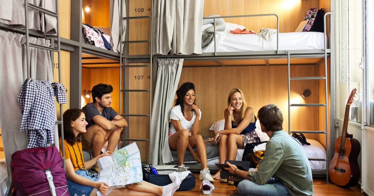 Co je to hostel? Jak se lyu0161u00ed od hotelu, penzionu a ubytovny?